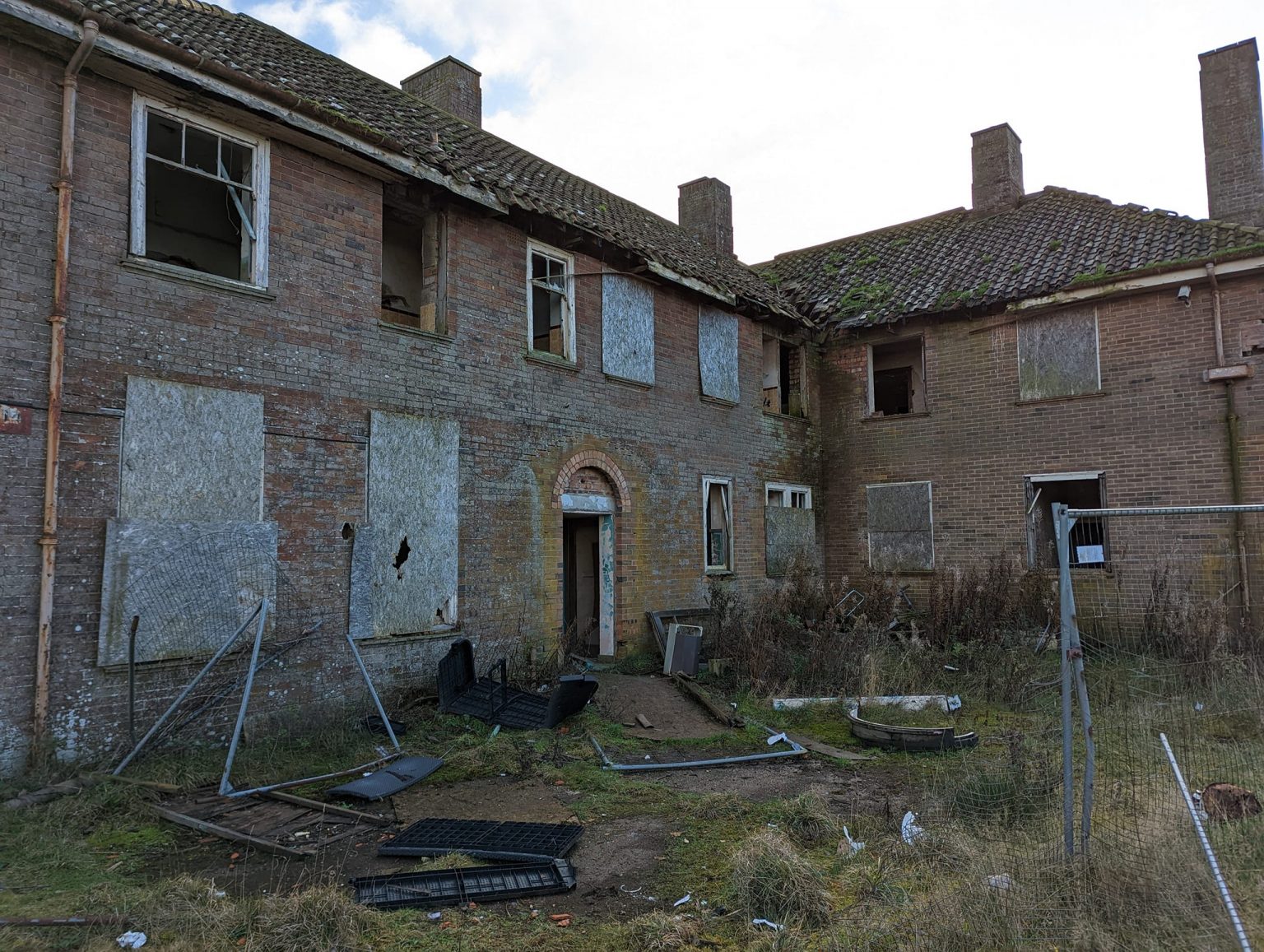Abandoned Army Barracks | Gcat's Urbex Site